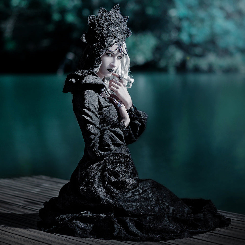 Dark In Love Womens – Violent Delights